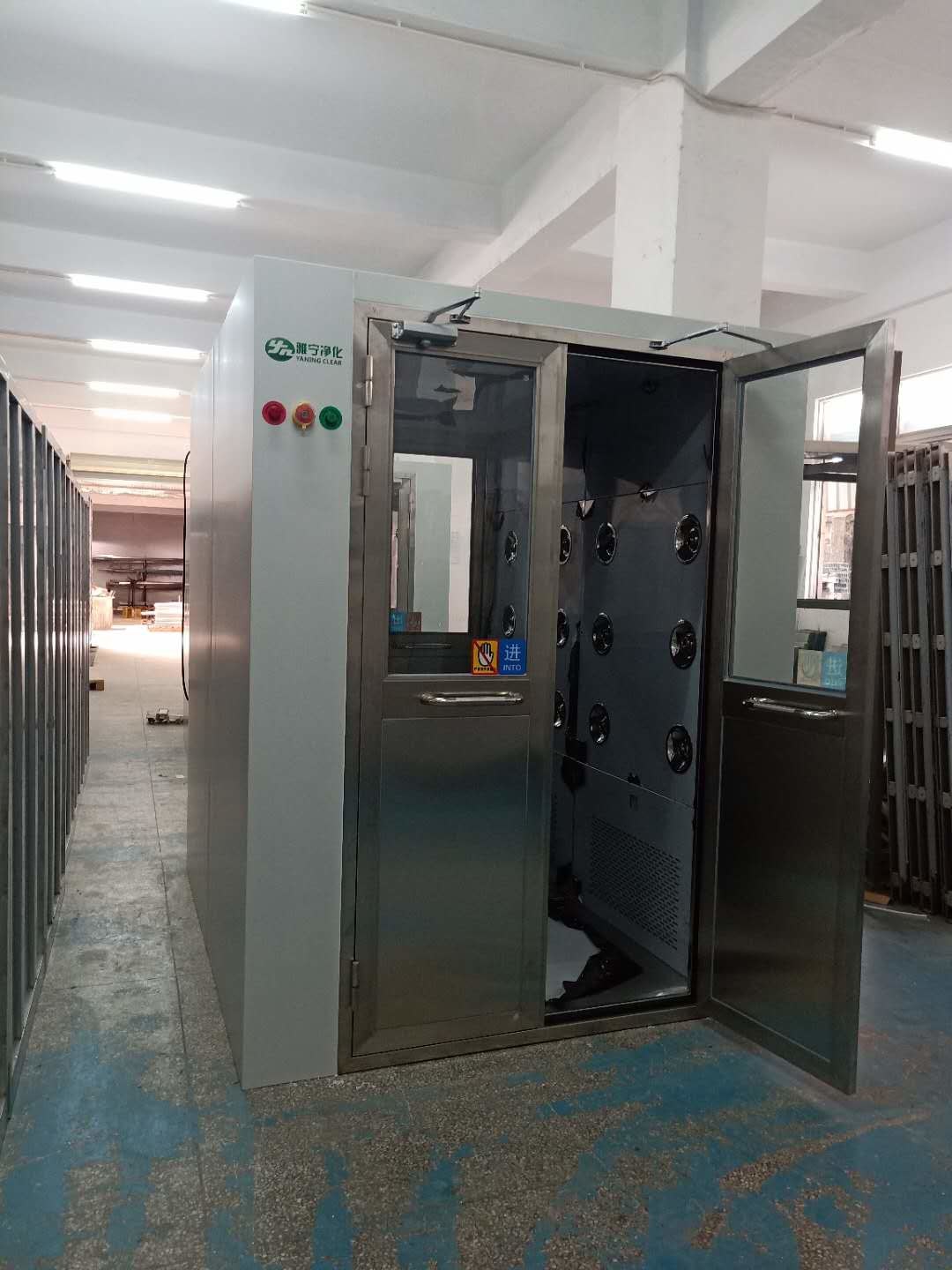Powder coating steel frame air shower with double manual doors